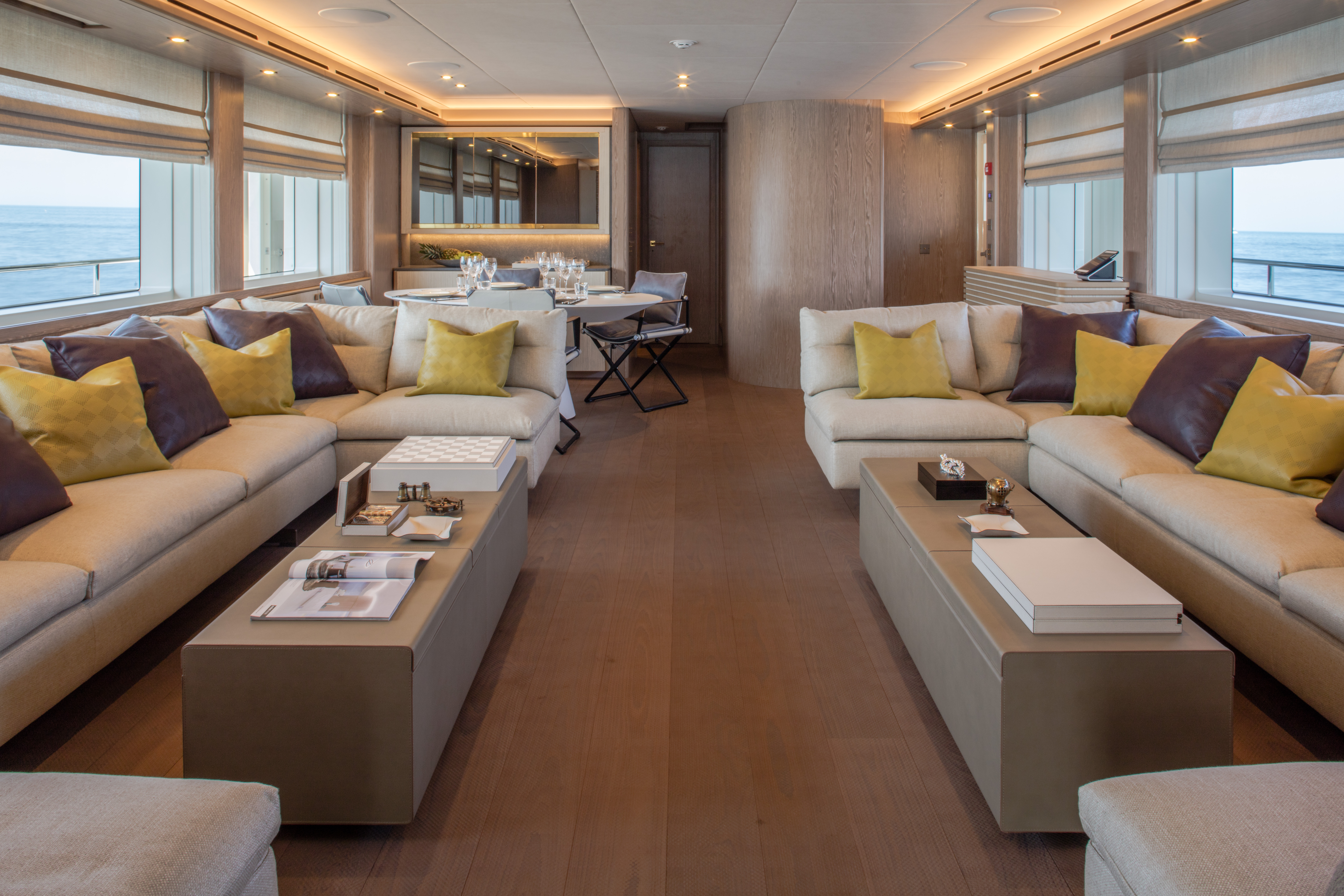 Yacht Explorer Babbo, Cantiere Delle Marche | CHARTERWORLD Luxury Superyacht Charters